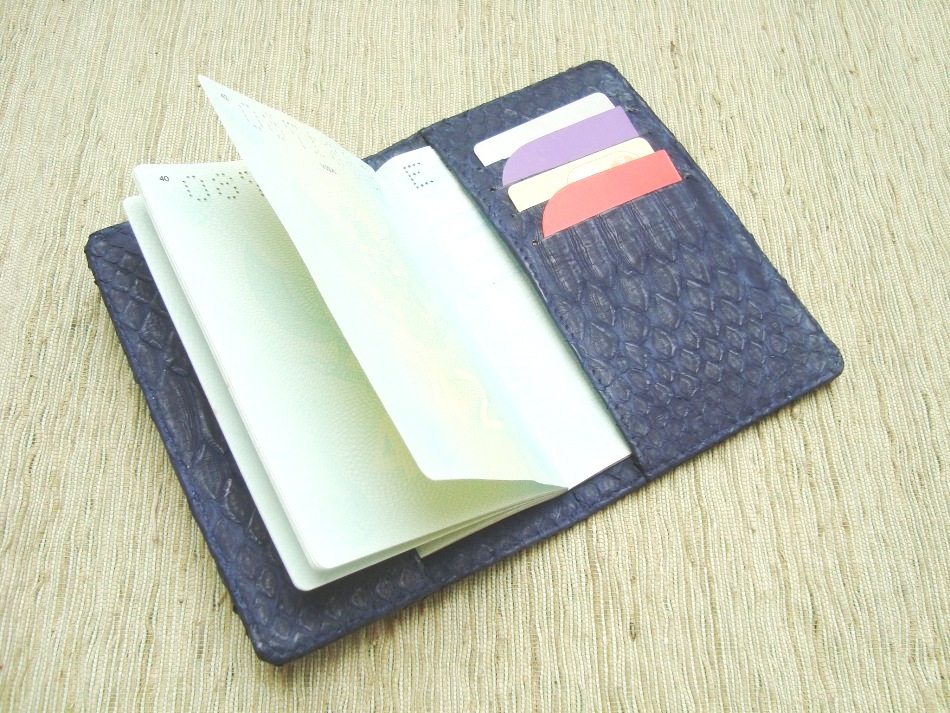 Snakeskin Passport Cover / Case. Blue Leather Passport Holder. on Luulla